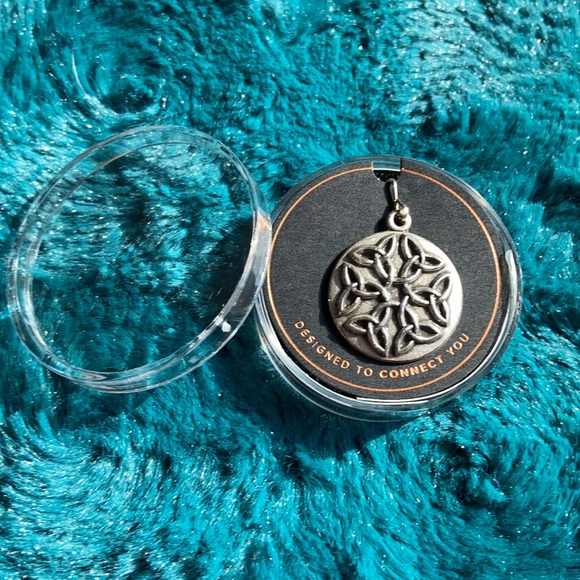 Alex and Ani | Jewelry | Alex And Ani Endless Knot Chain Station Charm ...